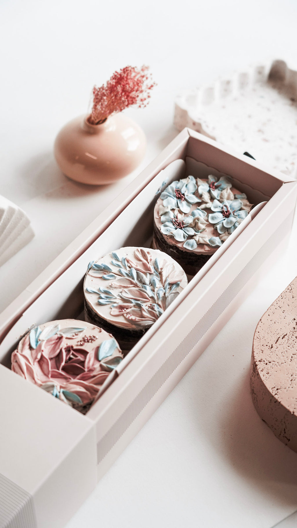 Triple Minis | Blooming Elegance – Brown & Sugar